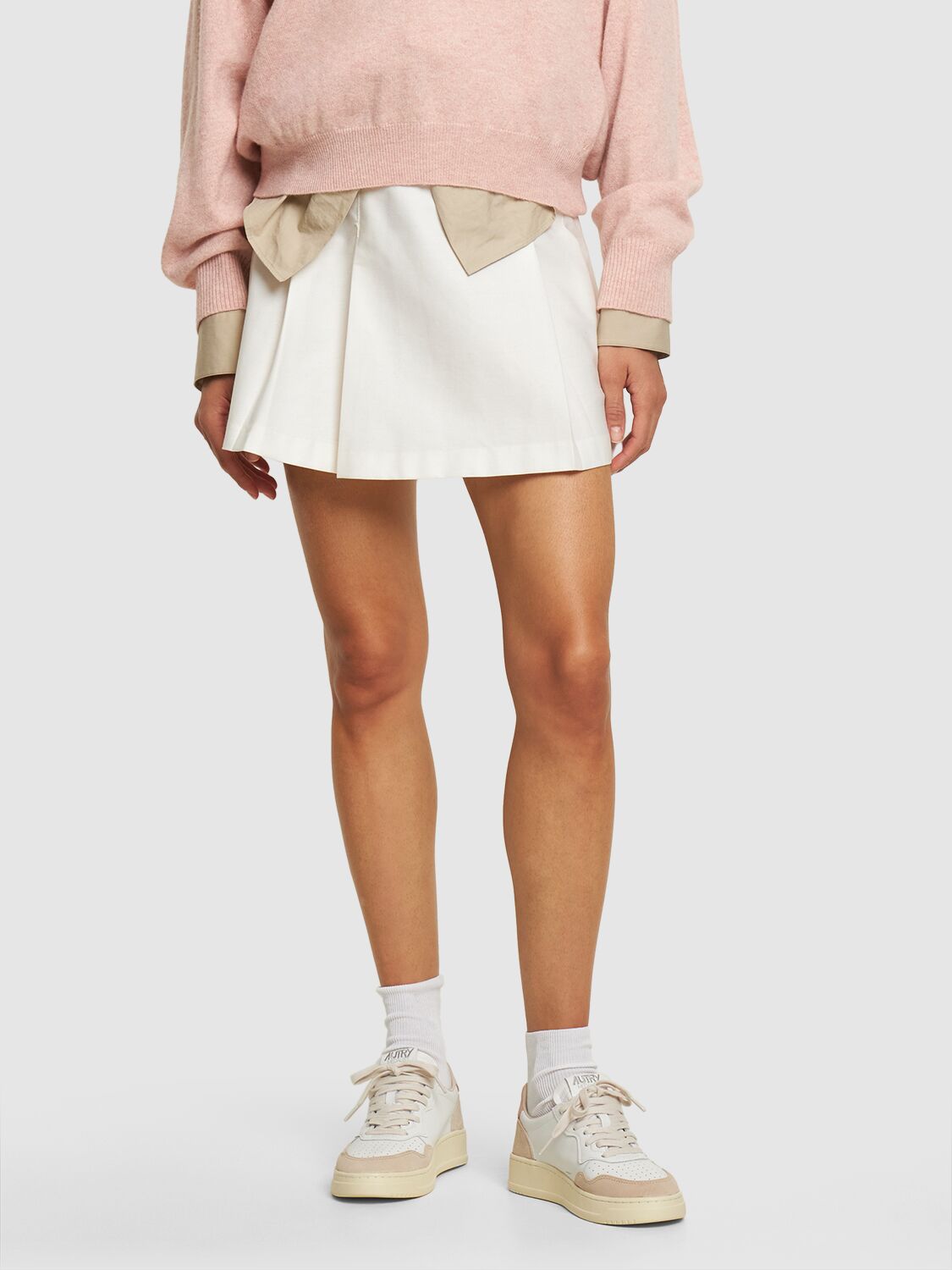 Autry : Medalist Low Suede Sneakers White/pink | Sotf