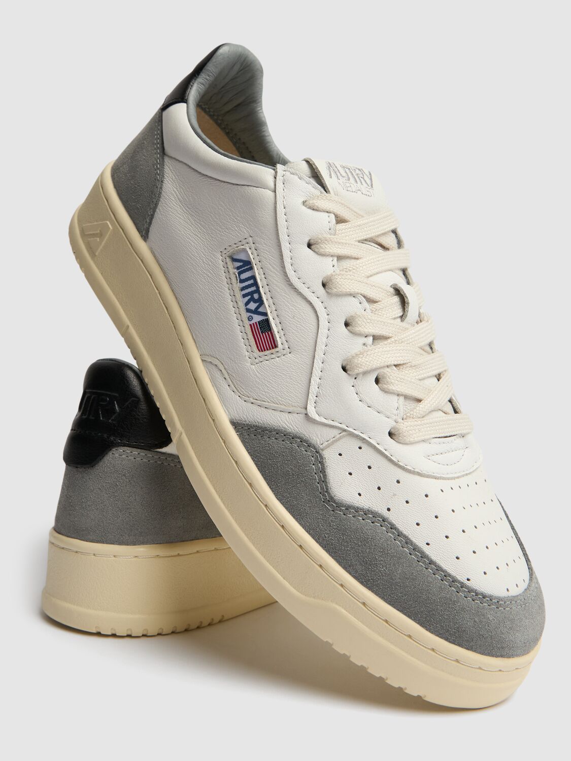 Autry : Medalist Low Sneakers Grey/black | Sotf