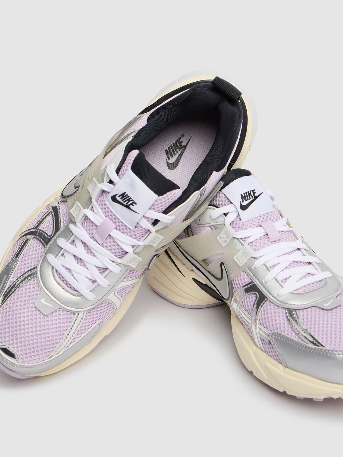 Nike : V2k Run Sneakers Doll/metallic S | Sotf