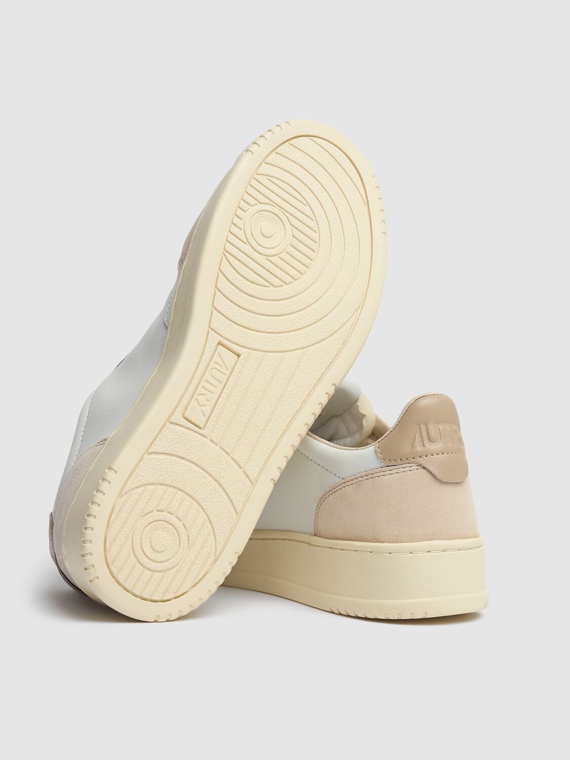 Autry : Medalist Low Suede Sneakers White | Sotf