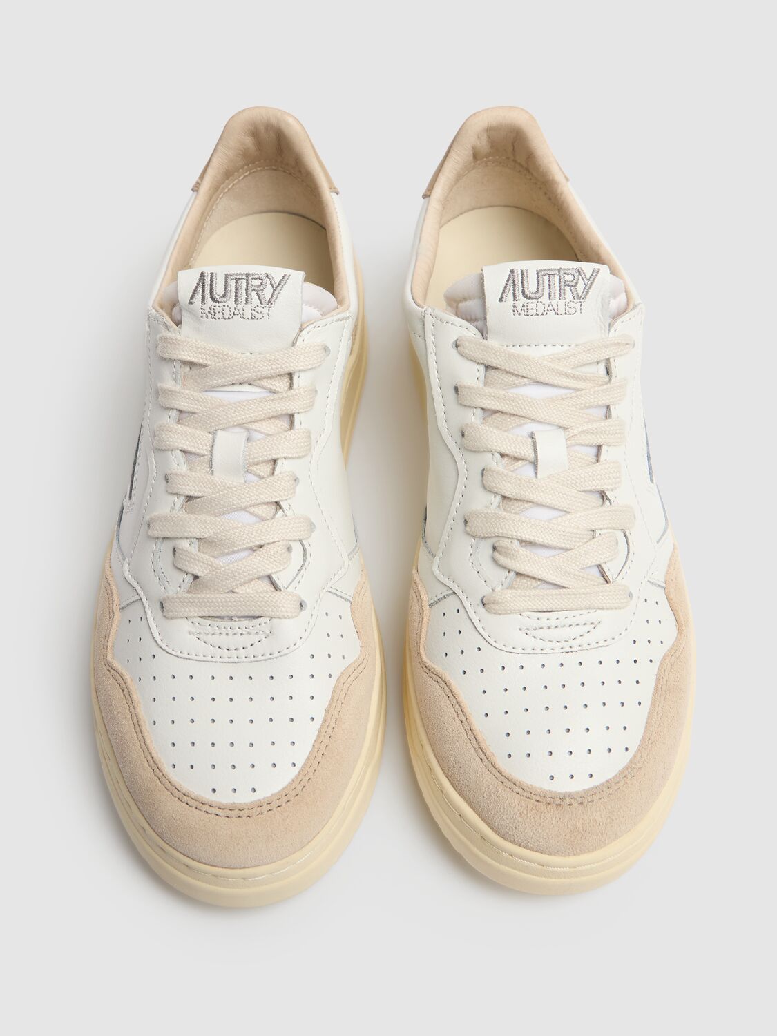 Autry : Medalist Low Suede Sneakers White | Sotf