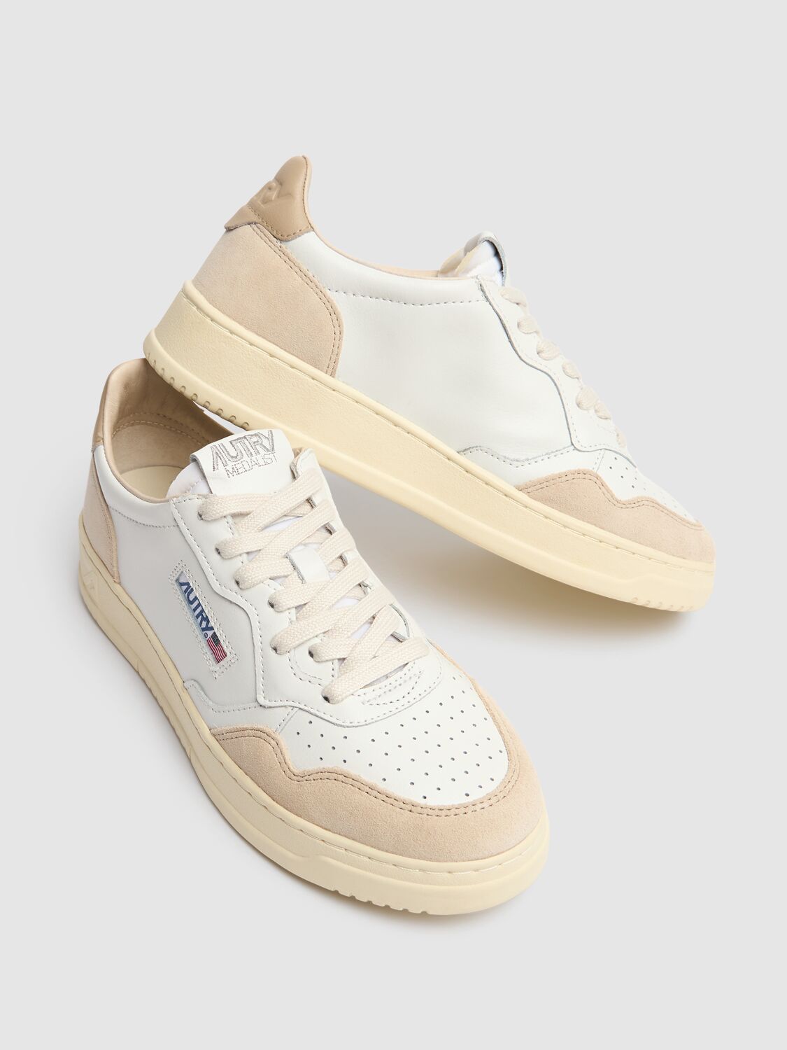 Autry : Medalist Low Suede Sneakers White | Sotf
