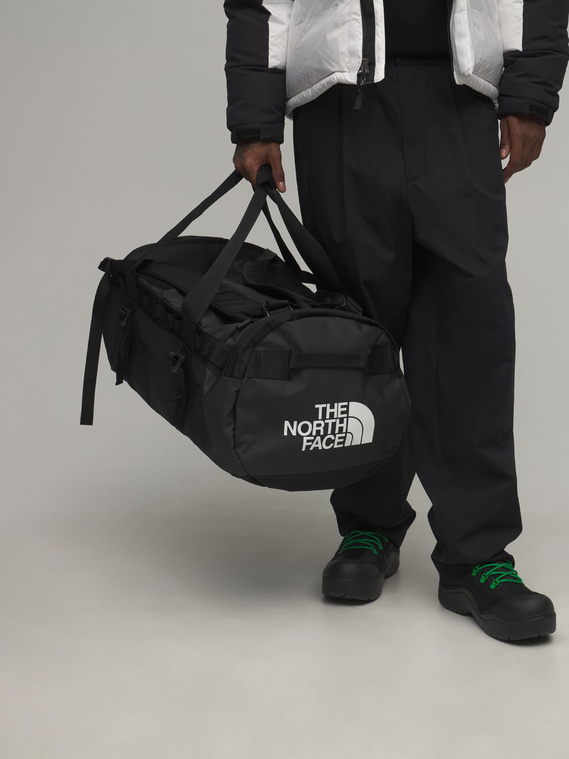 The North Face Base Camp Medium Duffle in Tnf Black/Tnf White | Smart ...